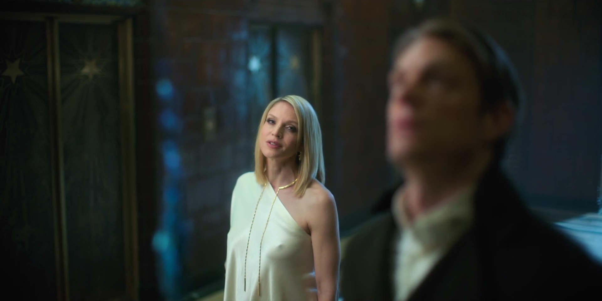 Голая Кристин Леман в Altered Carbon